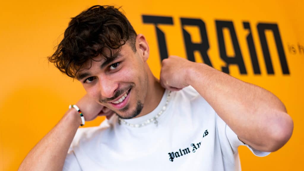 Roberts pens Wolves extension - Wolves Academy