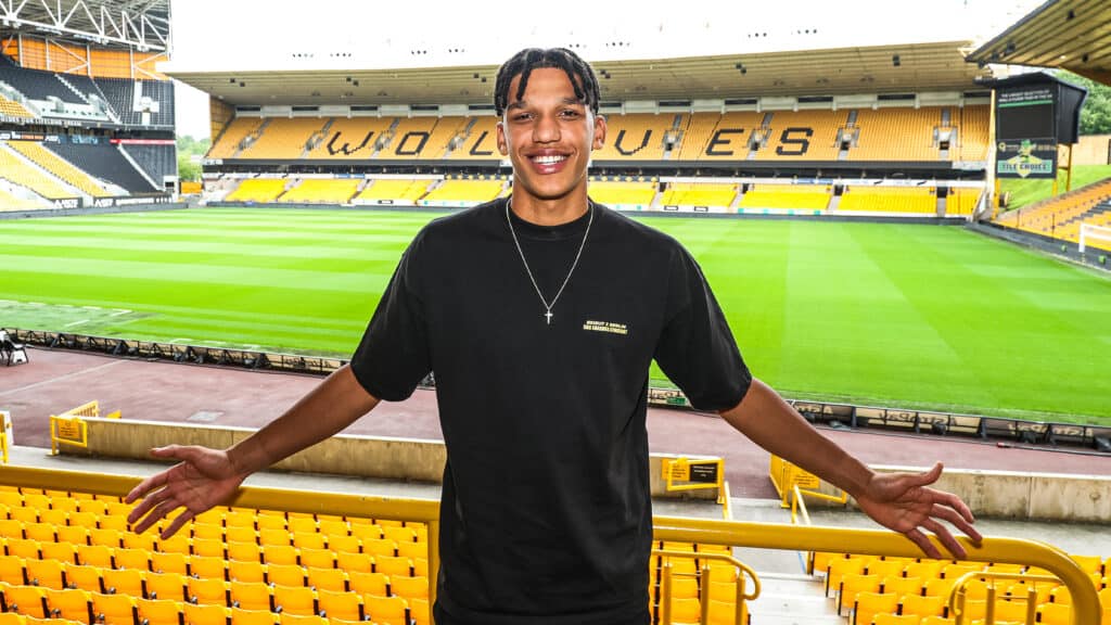 Benjamin rewarded with professional contract - Wolves Academy